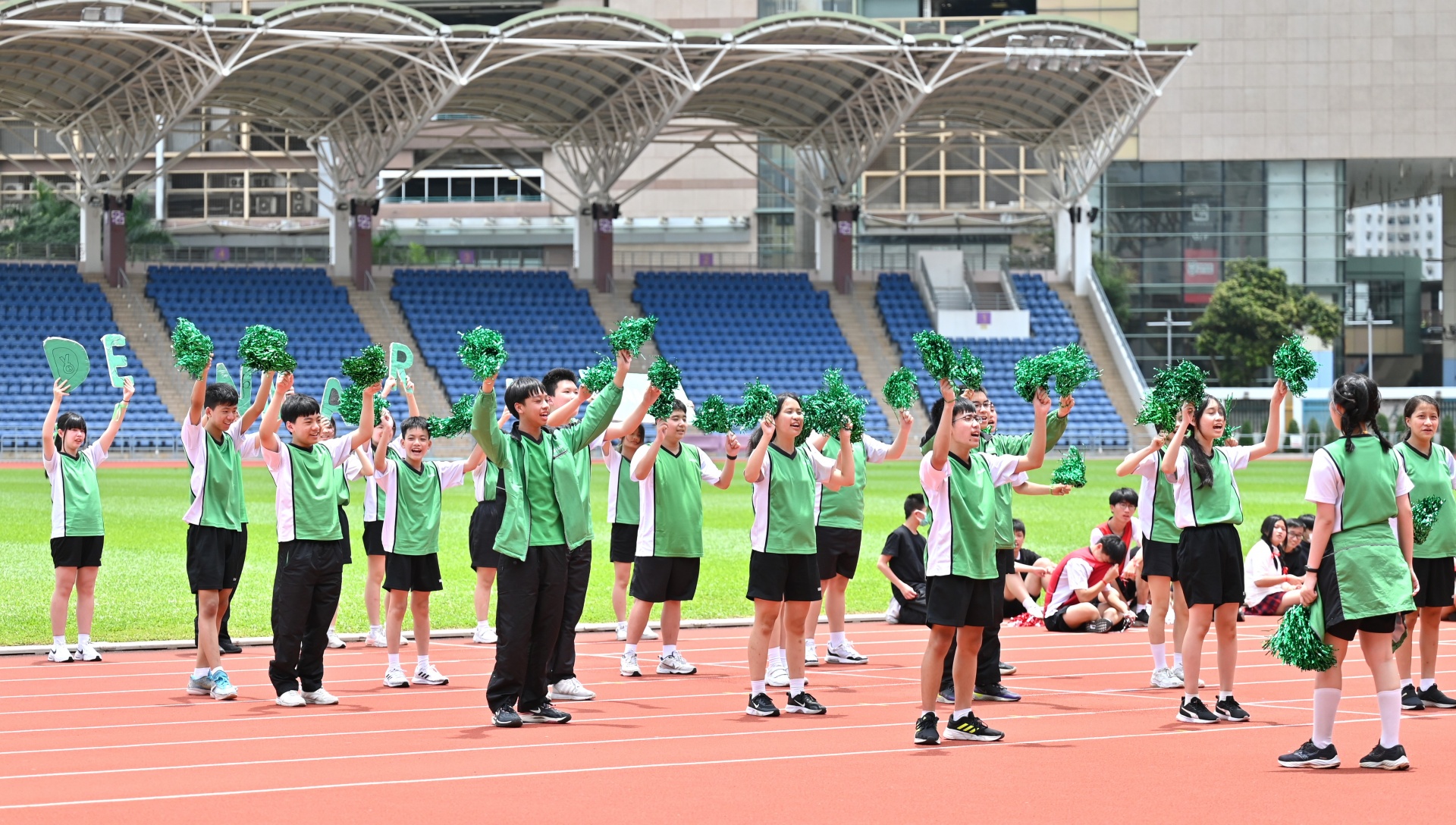 筲箕灣東官立中學 - View PhotoAlbums